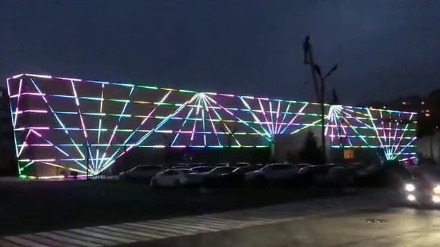 Подсветка фасада автосалона "Мазда"