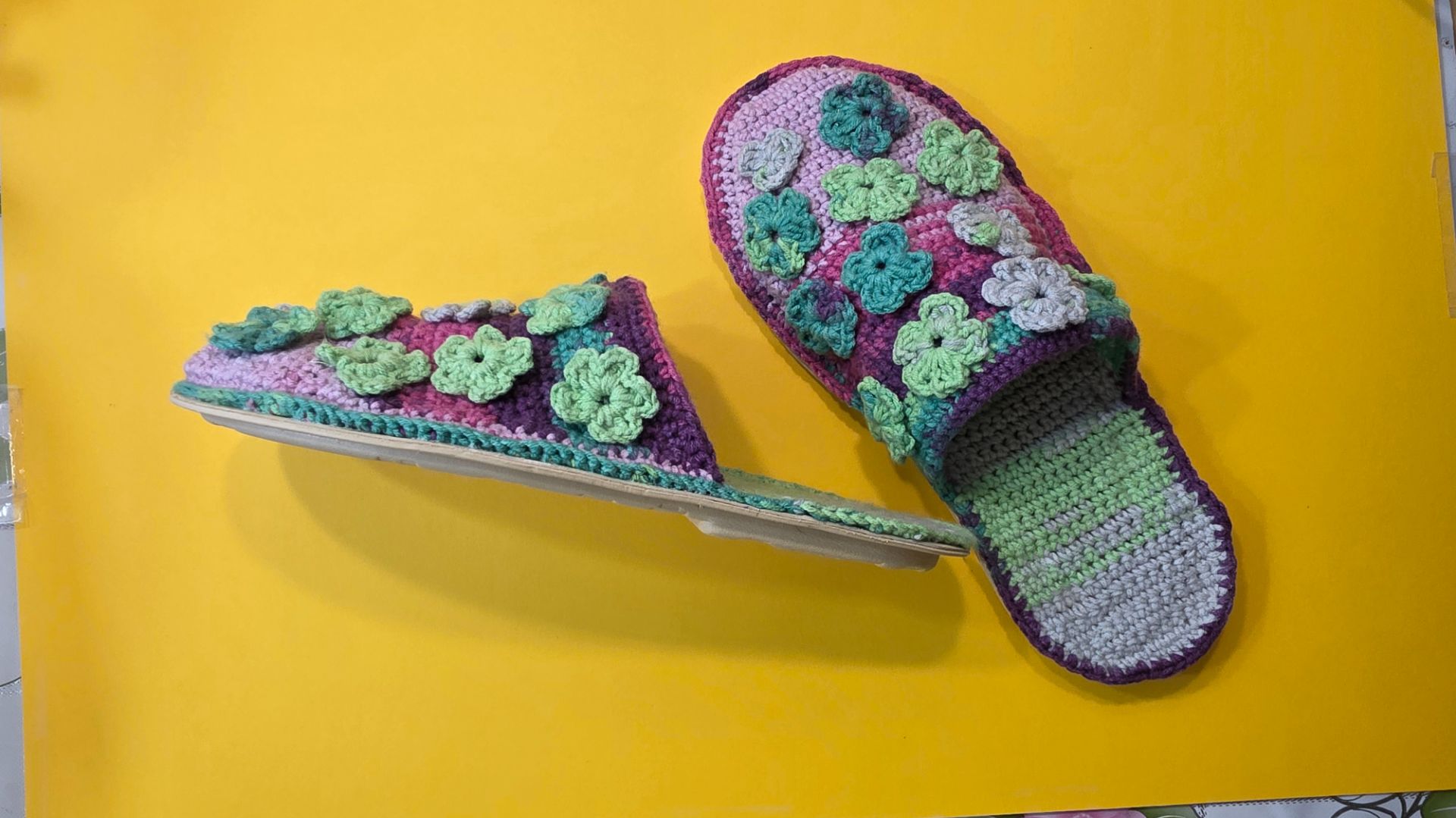 Вязание  Верха тапочек  крючком . Подробно .