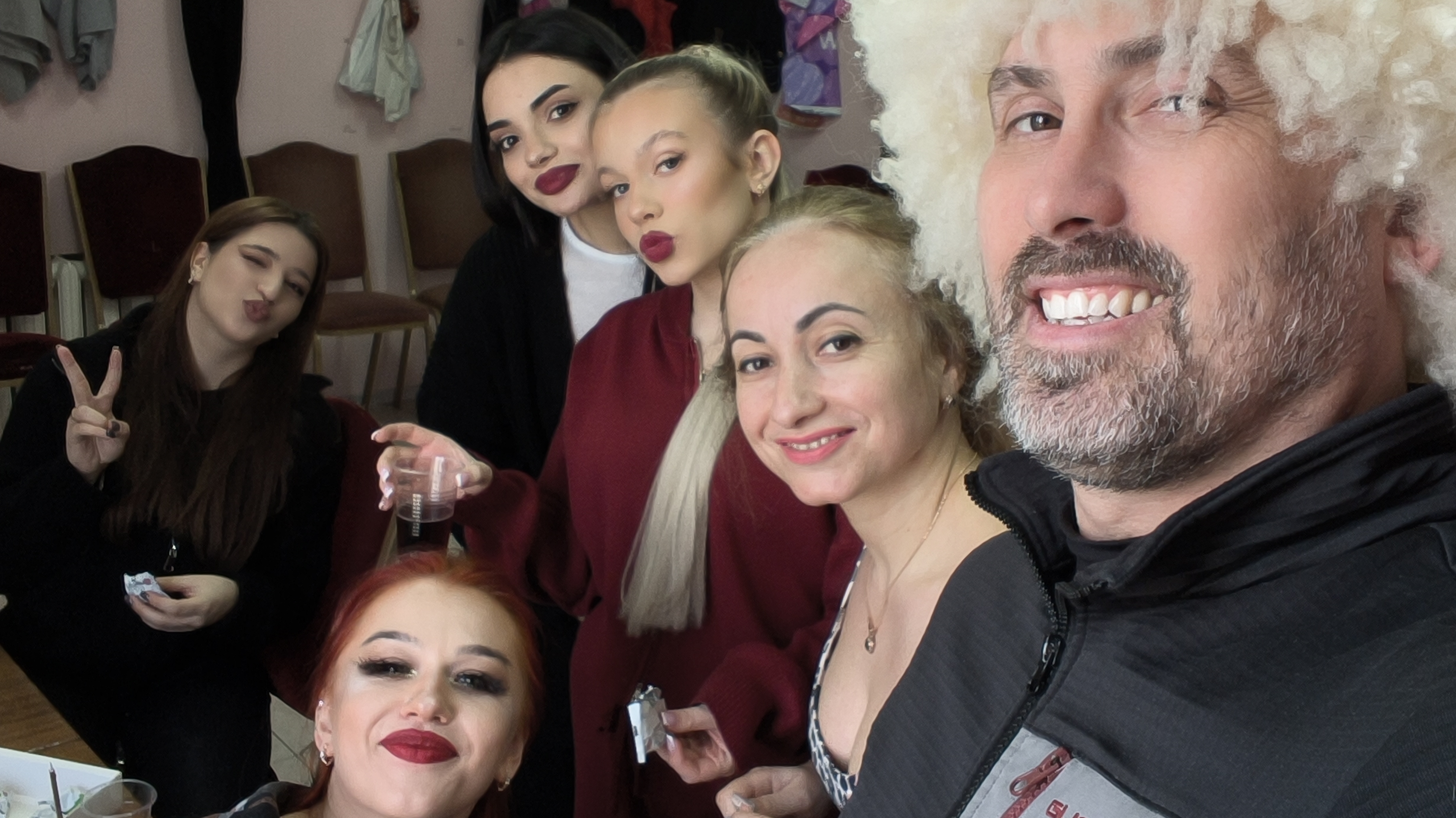 С 23 февраля, мужики!