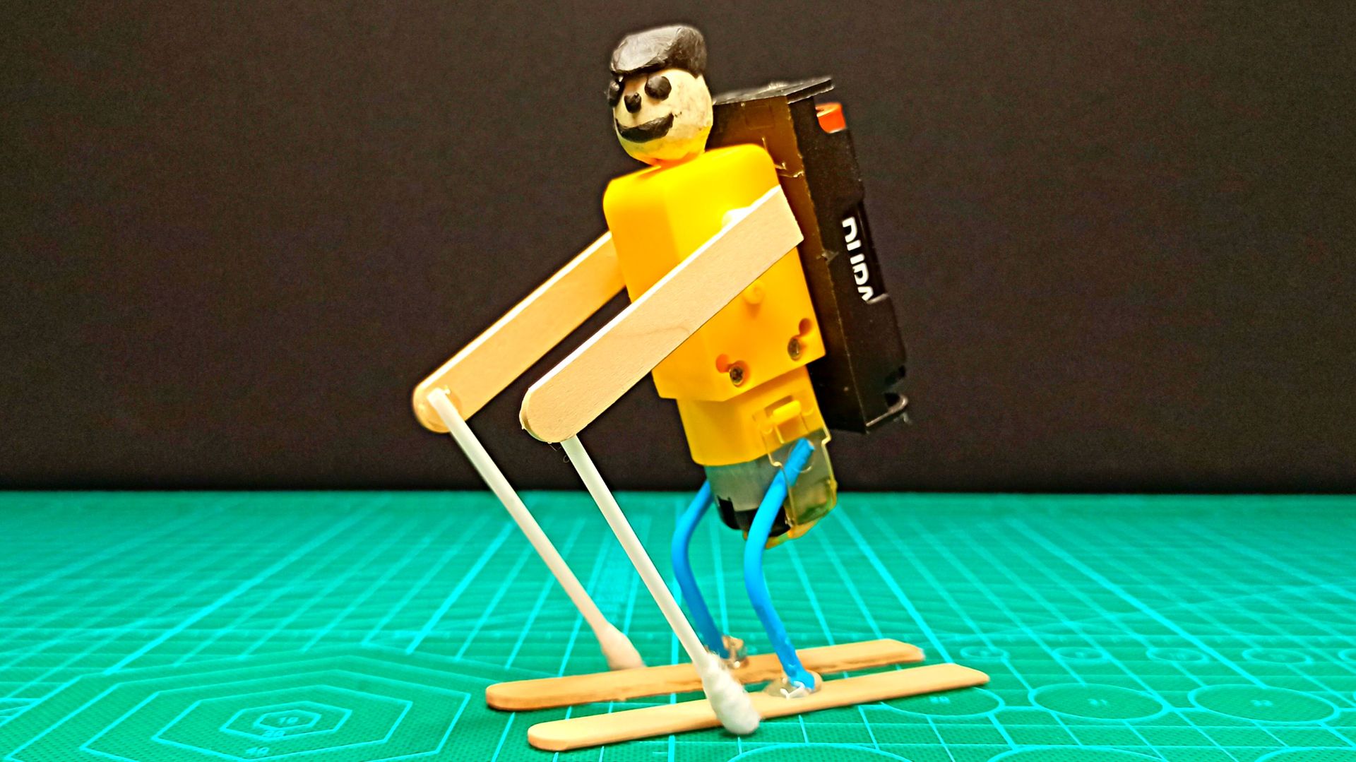 Детская самоделка для развлечения