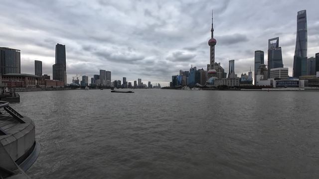 Шанхай, Набережная Вайтань вид на реку и Пудун. Китай