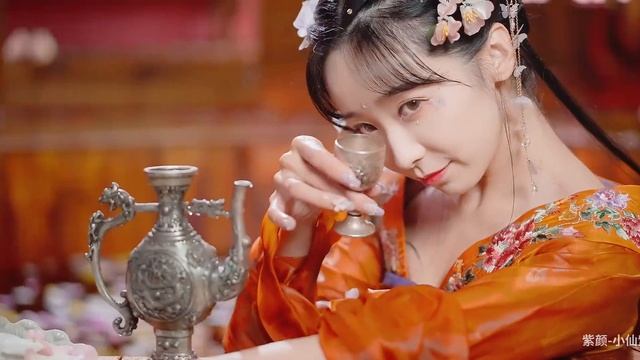 Цзы Янь _ 紫颜 _ Ziyan – Сорванные с ветки цветы украсили одежду _ 折枝花满衣