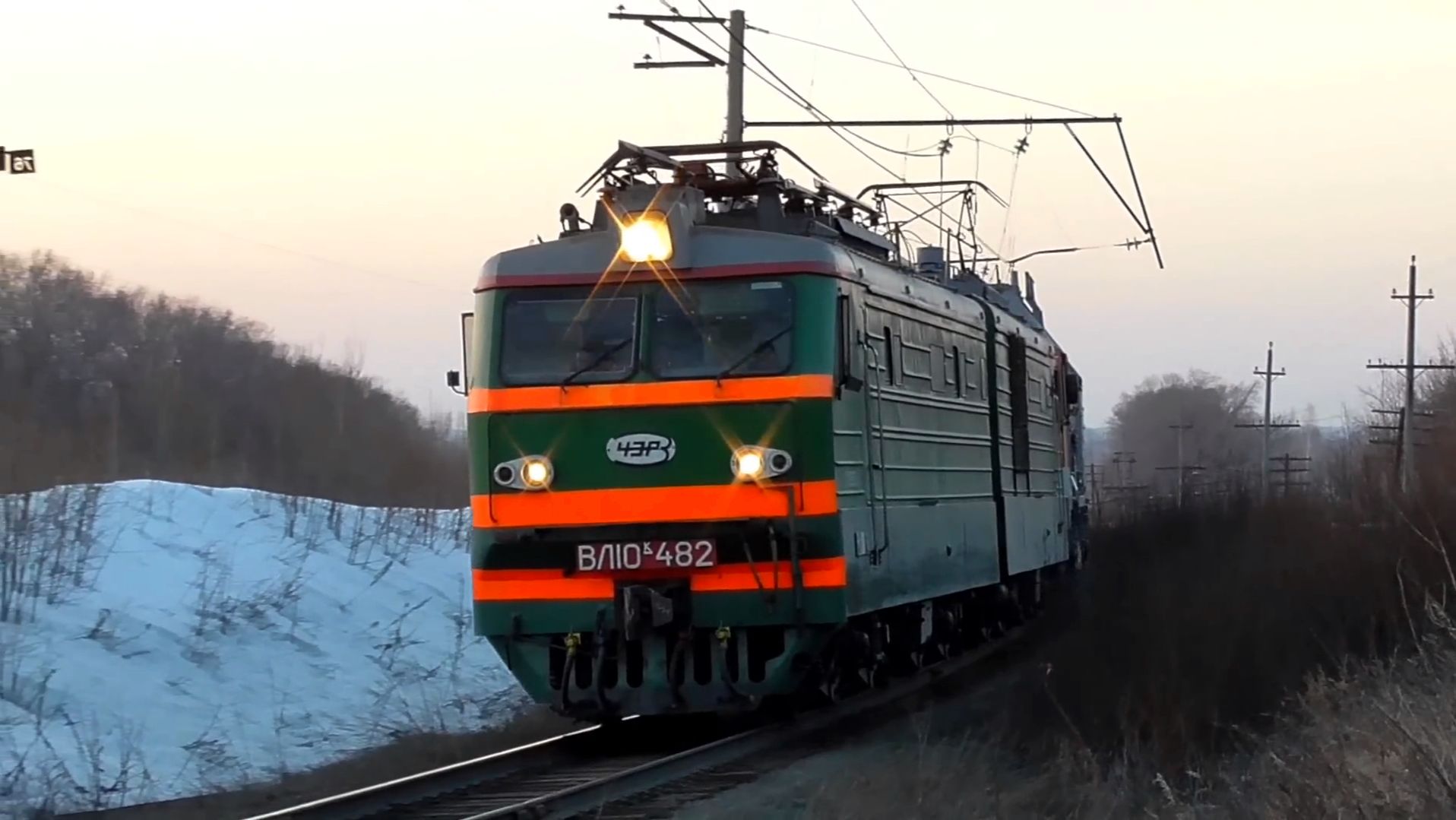 ВЛ10К-482 тянет газотурбовоз ГТ1h-002 с грузовым поездом