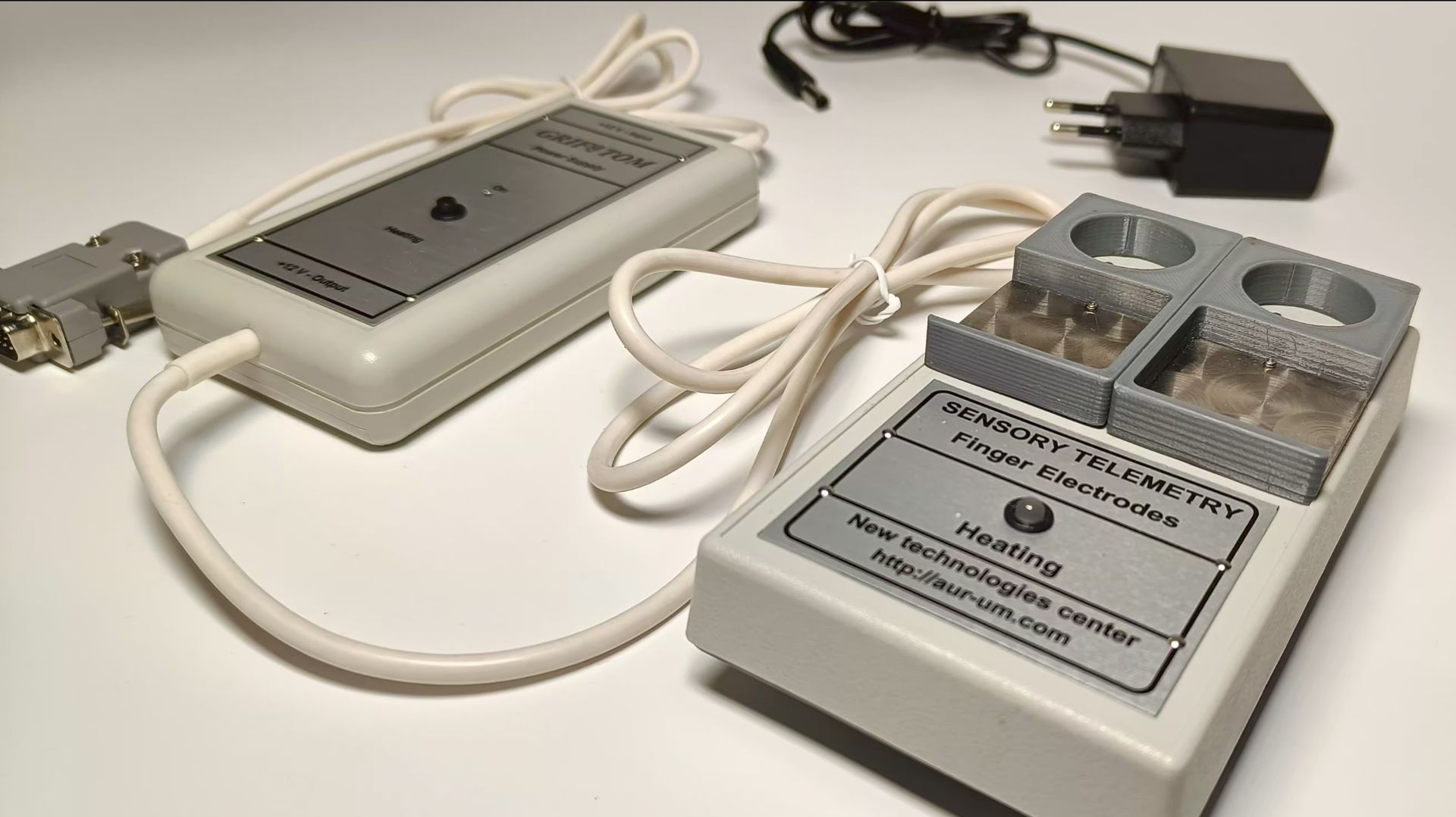 Working with a children's finger Su-Jok touch device