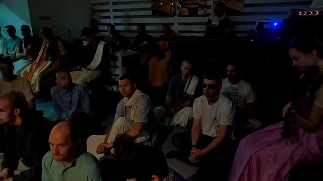 12 06 Бхаджан на Воскресной программе