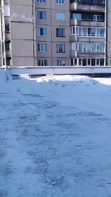 ОТЗЫВ ОТ КЛИЕНТА УБОРКА СНЕГА НА КРЫШЕ АВТО ПАРКОВОК, МИНИ ТАНК В РАБОЧЕМ КЛАССЕ ЕЗДИТ ПО КРЫШАМ