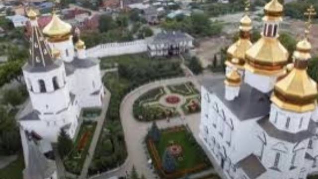 Склеп 300-летней давности вскрыли на территории мужского монастыря в Тюмени