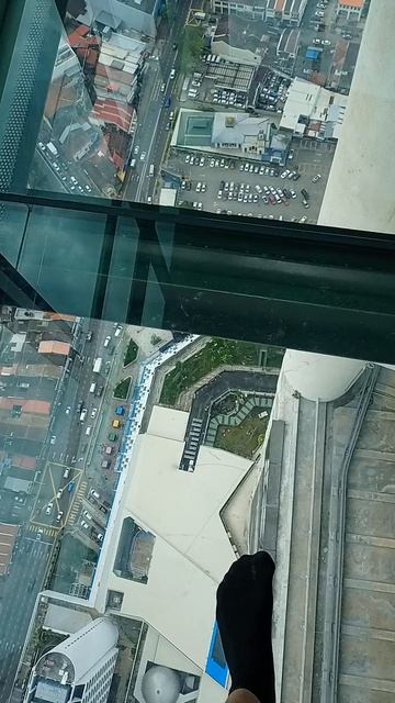 Пинанг(Penang), Джорджтаун, башня Comtar стеклянный пол. Малайзия. Декабрь 2025.