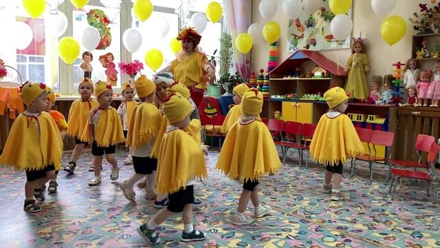 "Курочка и цыплята". Праздничный утренник в группе №1 "Лапушки"