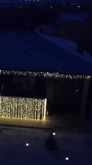 На новый год огоньков много не бывает :-))