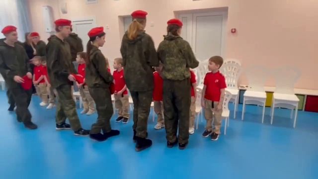 Родину защищать