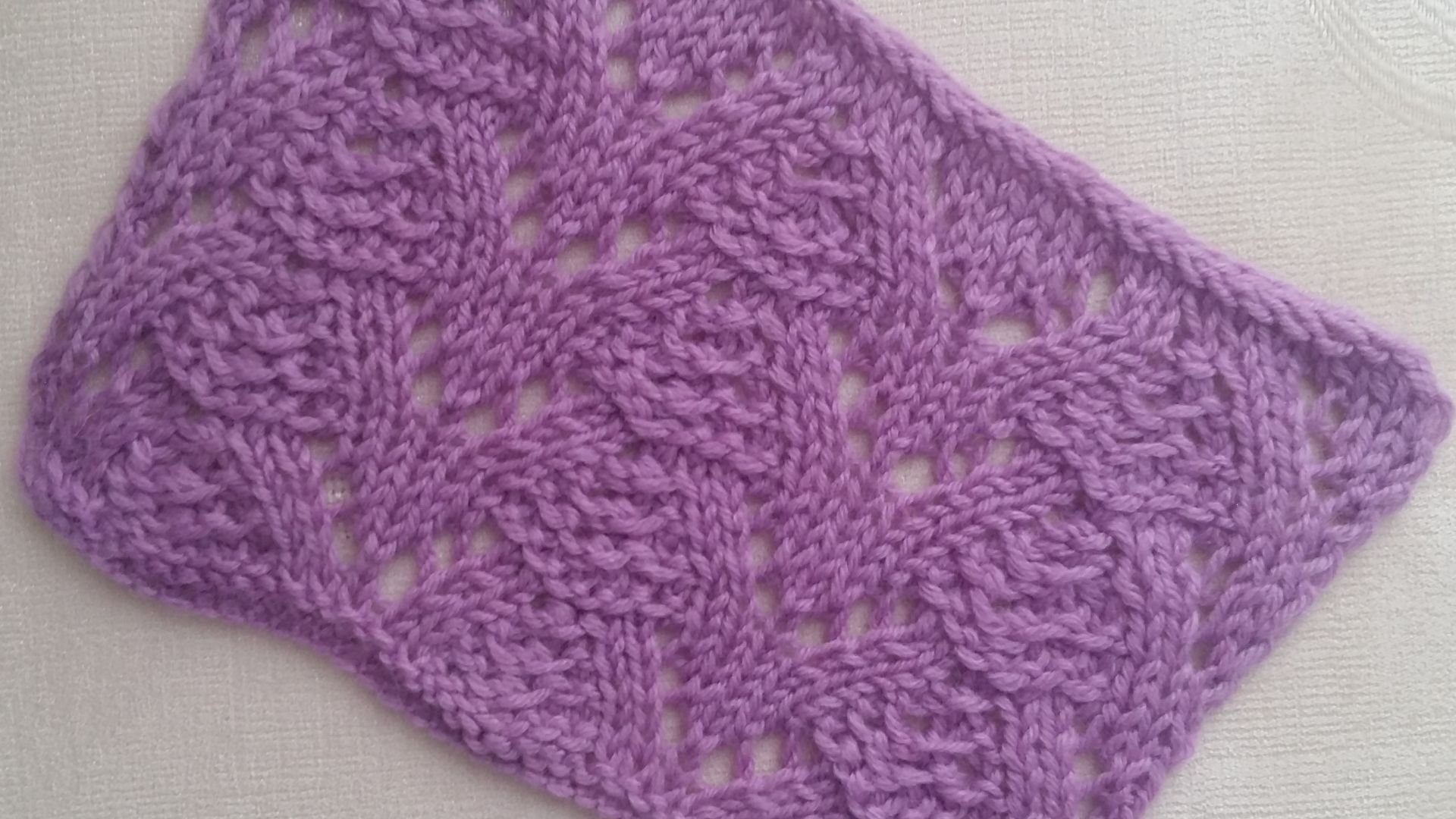 70. Вертикальные полосы из тюльпанов