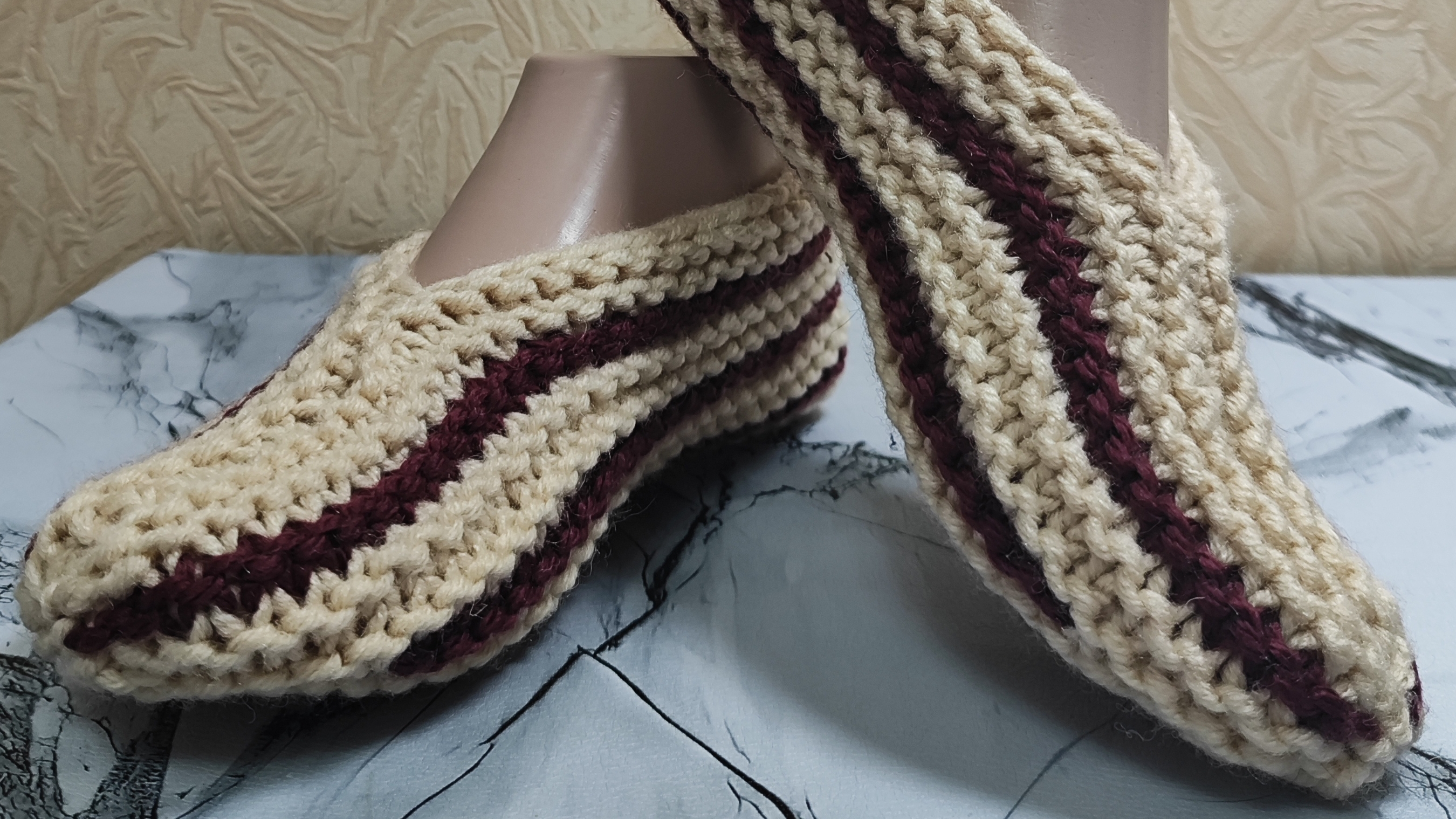 Самые простые тапочки -следки спицами.