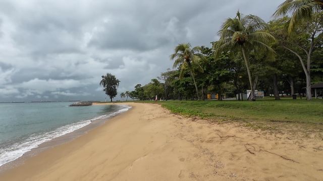 Сингапур, Coast Park, пляж на набережной. Декабрь 2025