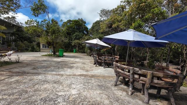 Бокор Popokvil Waterfall, Камбоджа, кафе возле водопада. Декабрь 2025.