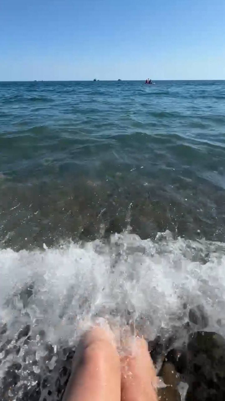 Чем отличаются прилагательные 悲しい/kanashii и 寂しい/sabishii - «грустный»