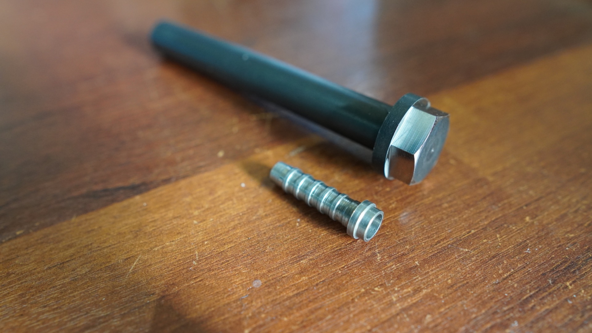 Мелочёвка. Топливный штуцер.