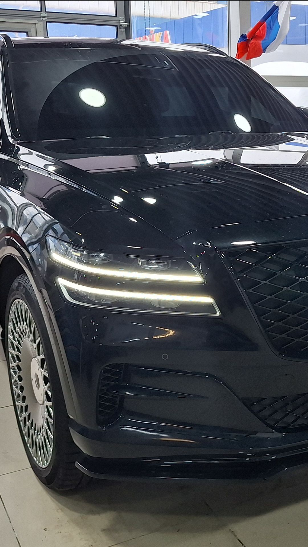 стробоскопы фарами Genesis GV80, наша разработка