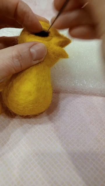 Процесс изготовления пасхального цыплёнка, в технике сухого валяния!!!