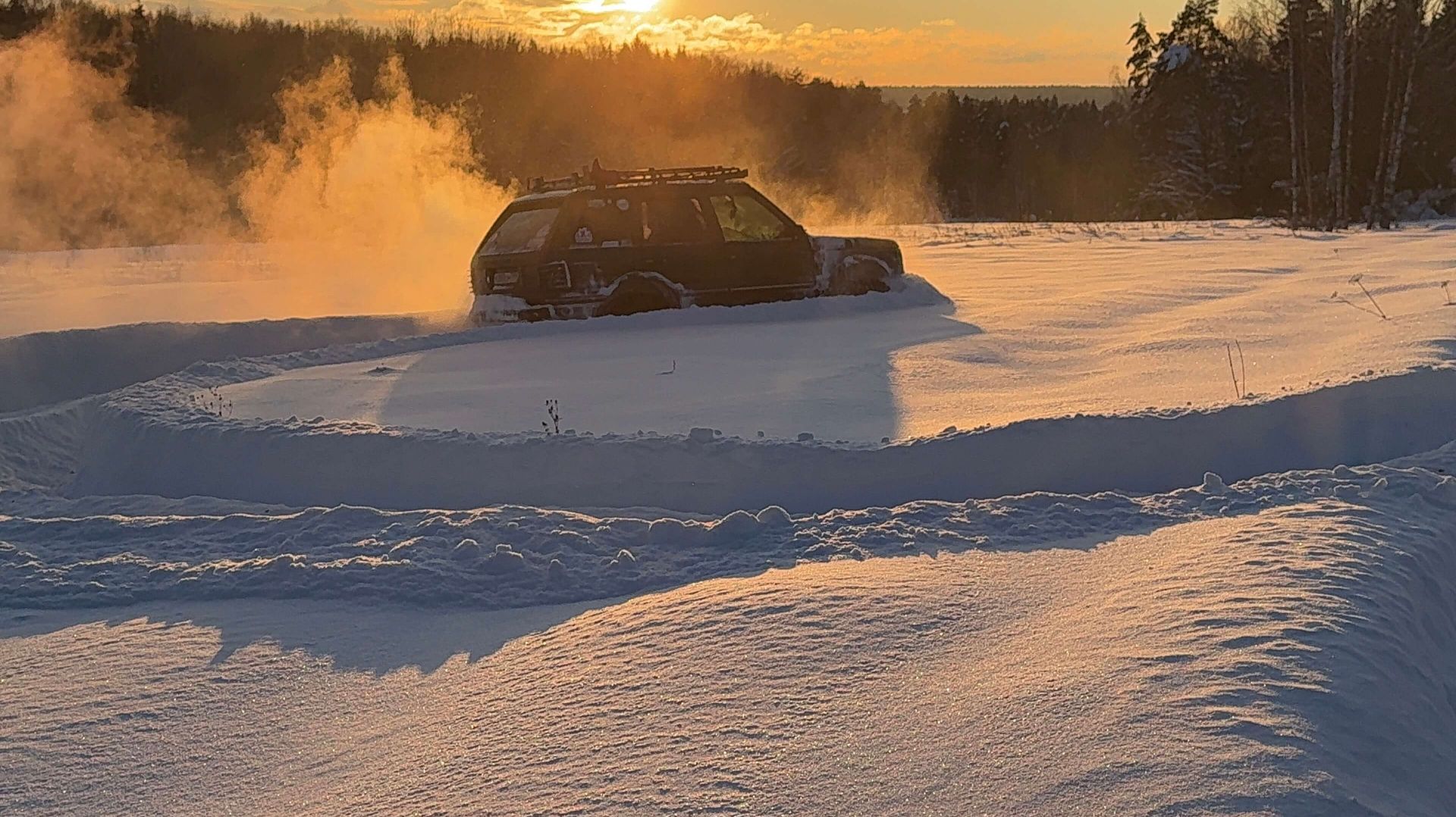 23 машины в снежном плену. Range Rover, BAIC BJ60, TANK 700, Mitsubishi Pajero и др.