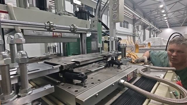 Запуск пресс-формы для силиконовых катетеров