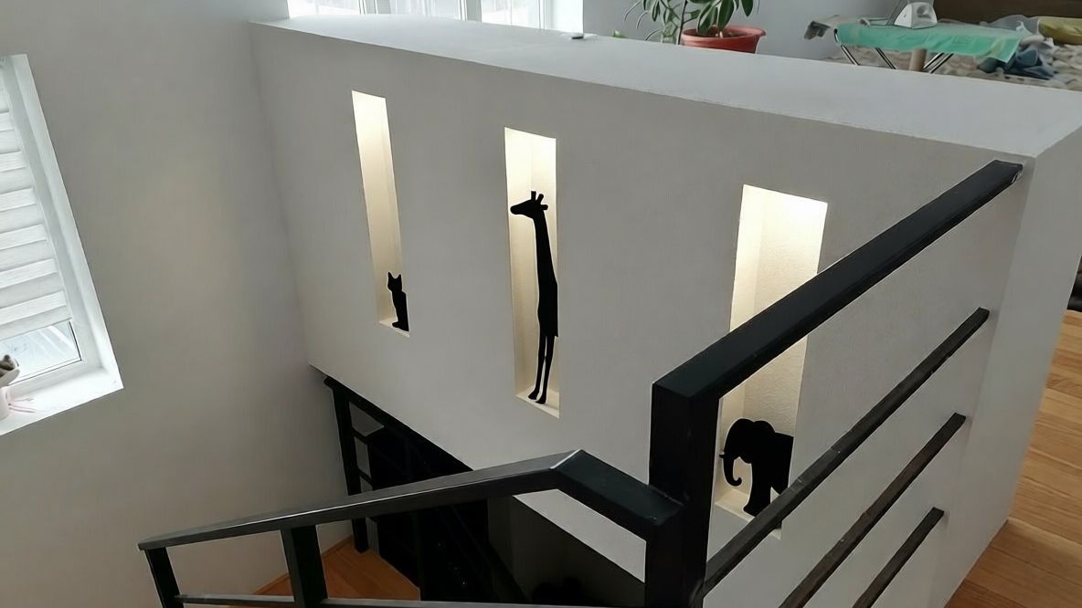 Барная стойка своими руками, вместо перил лестницы. Столешница для барной стойки из керамогранита.