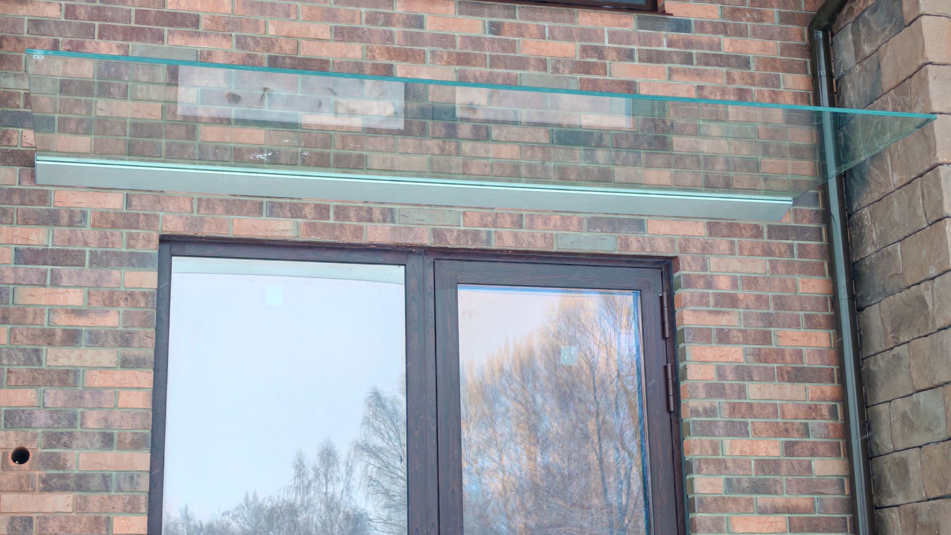 Стеклянный козырек