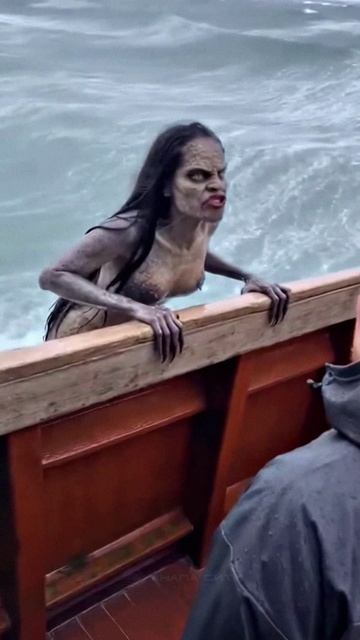 В штормовом море на корабль забралось нечто