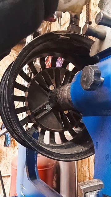 Правка диска. Сильный удар внутри.