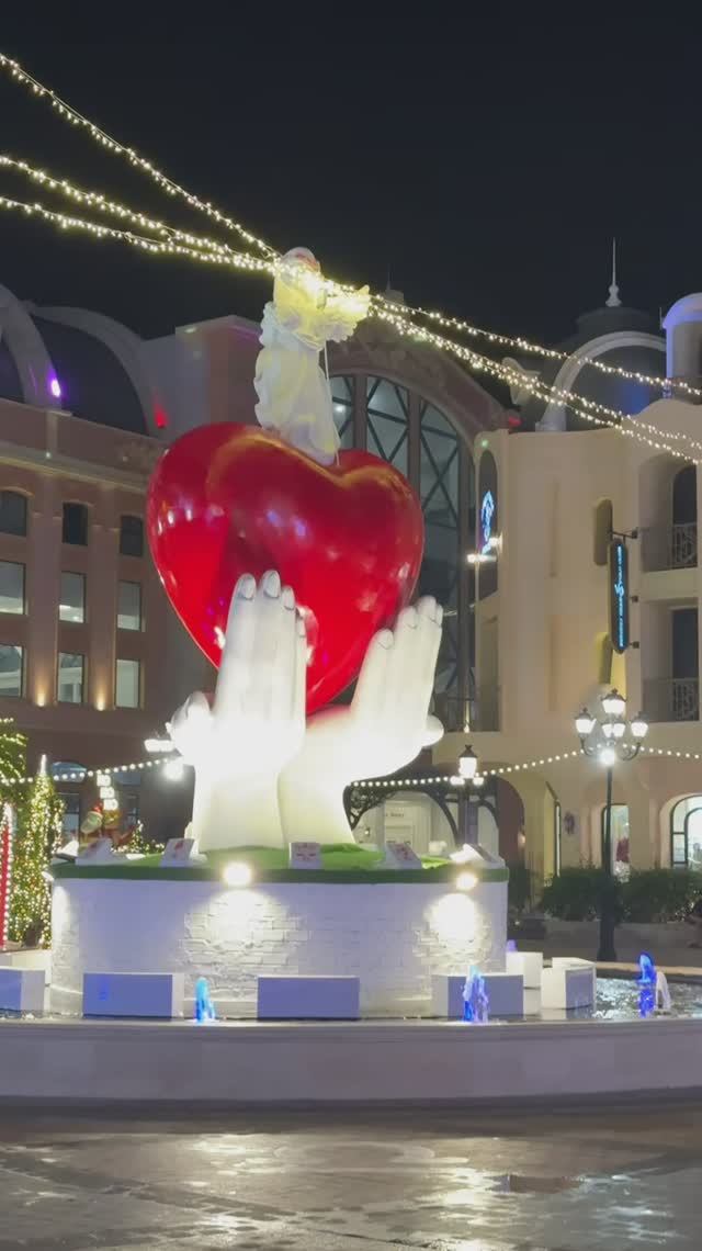 Рождественские красоты Винперла в морской гавани вблизи Нячанга во Вьетнаме