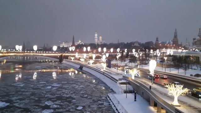 Виды с Парящего моста Зарядья