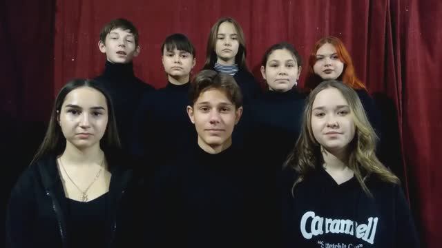 Поздравление мам учащимися театрального отделения ГУ ЛНР МДШИ