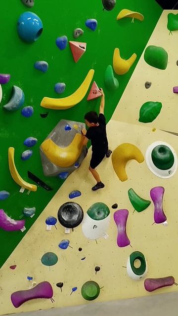 Черный Паук | Серега скалолаз  #серегаспортсмен #серегаспортсмен #боулдеринг #shorts