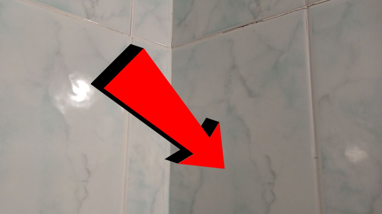 Как очистить плитку от жёлтого налёта и плесени За 3 Секунды!!!!!!!!!!!!