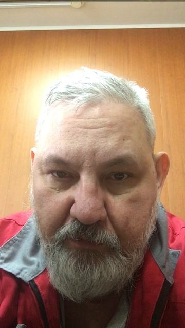 Барон Самеди в фуфайке на кладбище