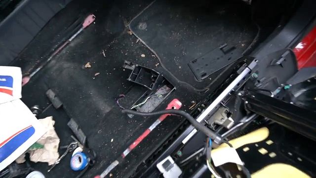 Дешевый VW GOLF R32 возвращается! (Переделка салона + устранение серьезной протечки)