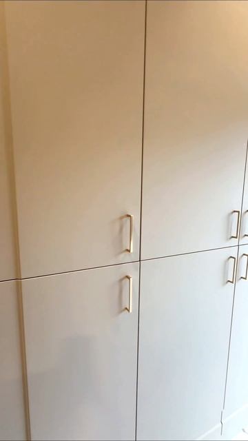 Шкаф распашной 2