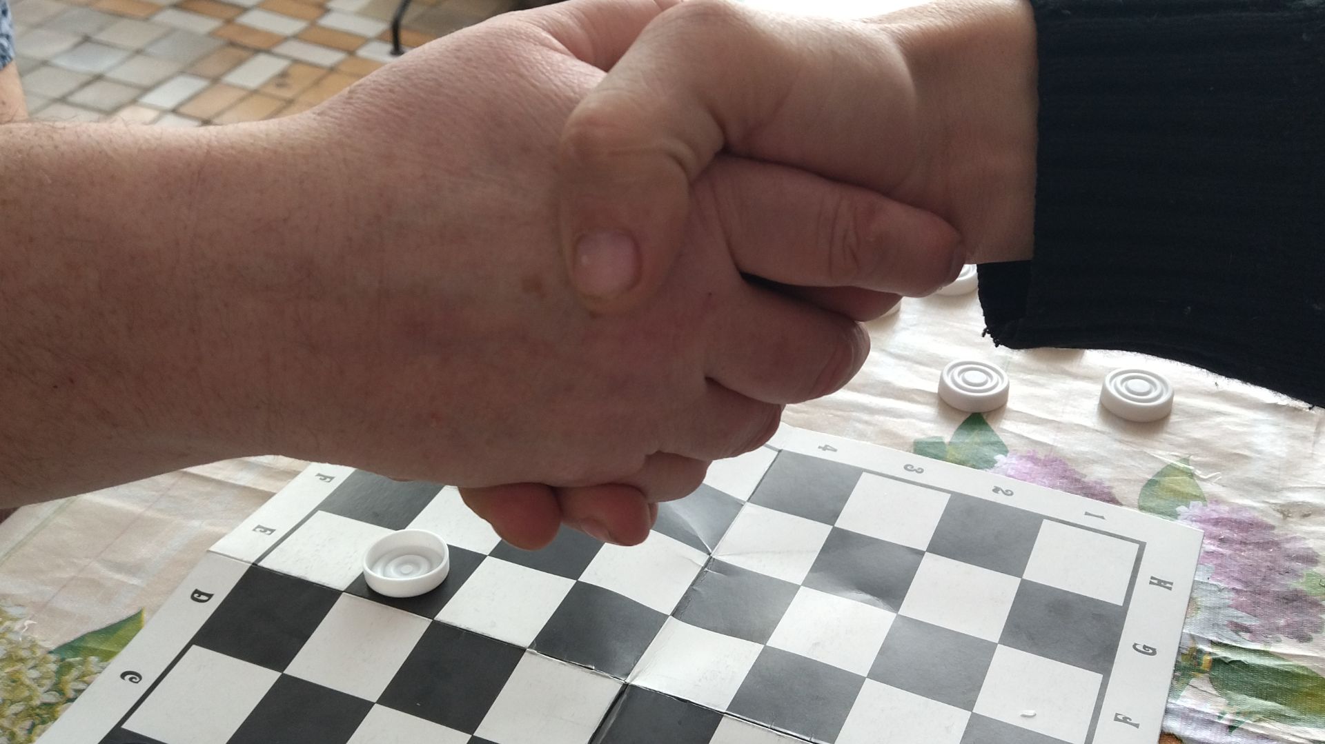 Играем в шашки