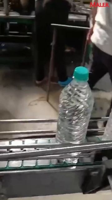 Маркировка на ПЭТ бутылках с водой каплеструйным промышленным принтером Maler-466-CIJ Series