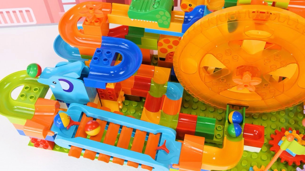 Конструктор Лего катаем шарики