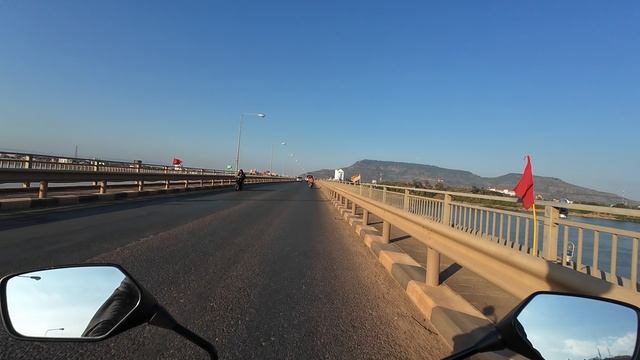 Мост Lao-Nippon Bridge, еду на мото. Паксе (Pakse). Лаос. Январь 2026