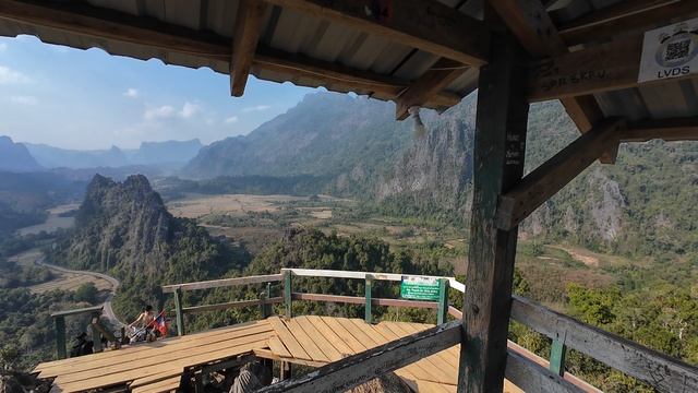 Ванг Вьенг (Vang Vieng) Смотровая площадка Pha Ngern Silver Cliff View домик. Лаос. Январь 2026.