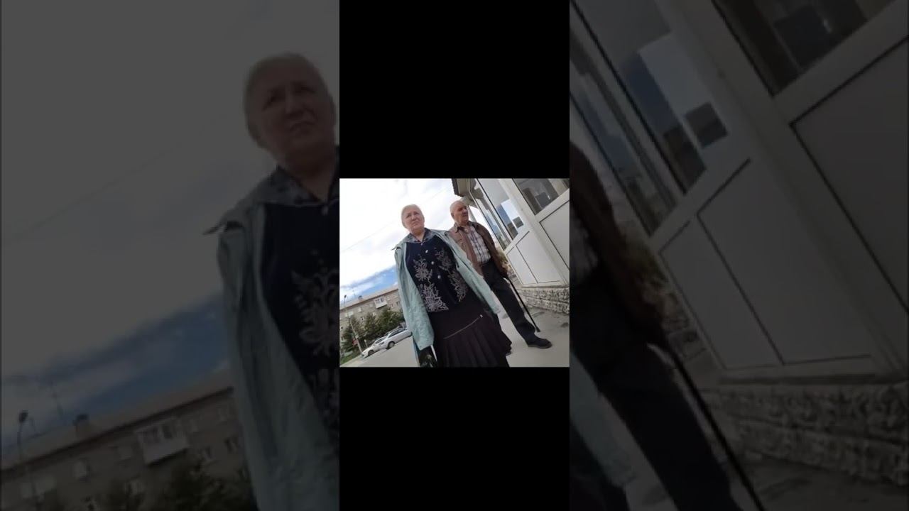 При этом такая святая крестится и тут же что то шепчет заклятия накладывает та еще тварь колдунья.