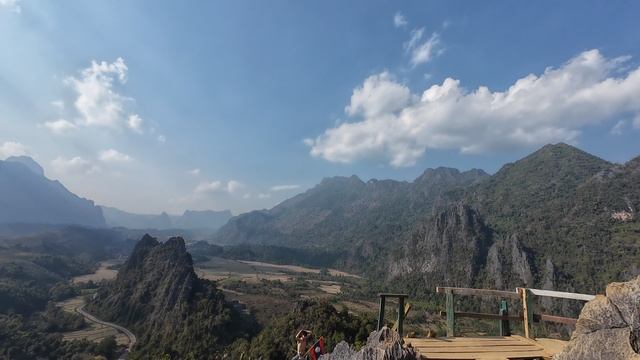 Ванг Вьенг (Vang Vieng) Смотровая площадка Pha Ngern Silver Cliff View. Лаос. Январь 2026.
