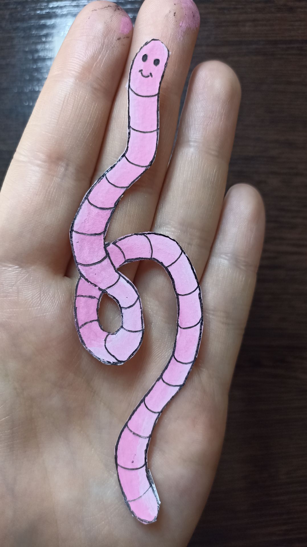 Сделала закладку для книги в виде червячка