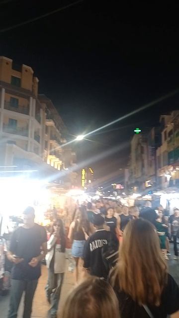 Бангкок, Khaosan Road - вечер гуляем. Январь 2026. Таиланд.