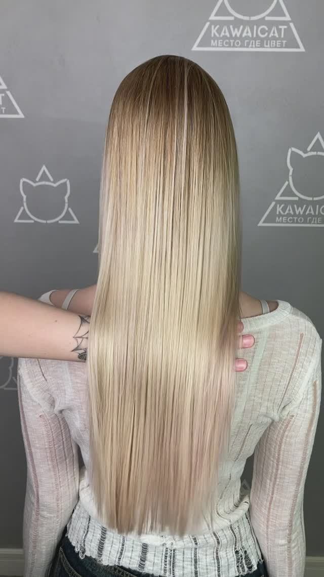 Обновление трендового окрашивания в невероятном светлом оттенке