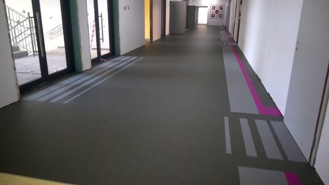 Полы в классах школы