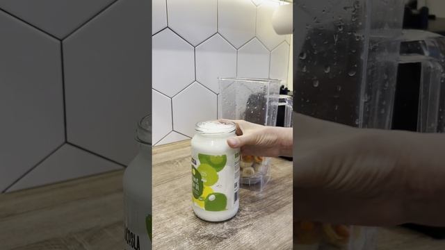 Солнечный творожок из зелёной гречки - облепиха, банан, зелёная гречка, финики, кунжутное молоко