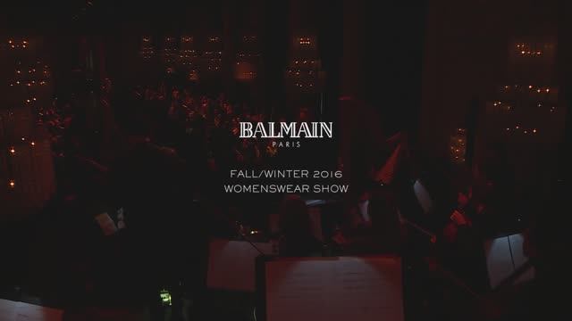 Показ женской коллекции Balmain осень-зима 2016-2017